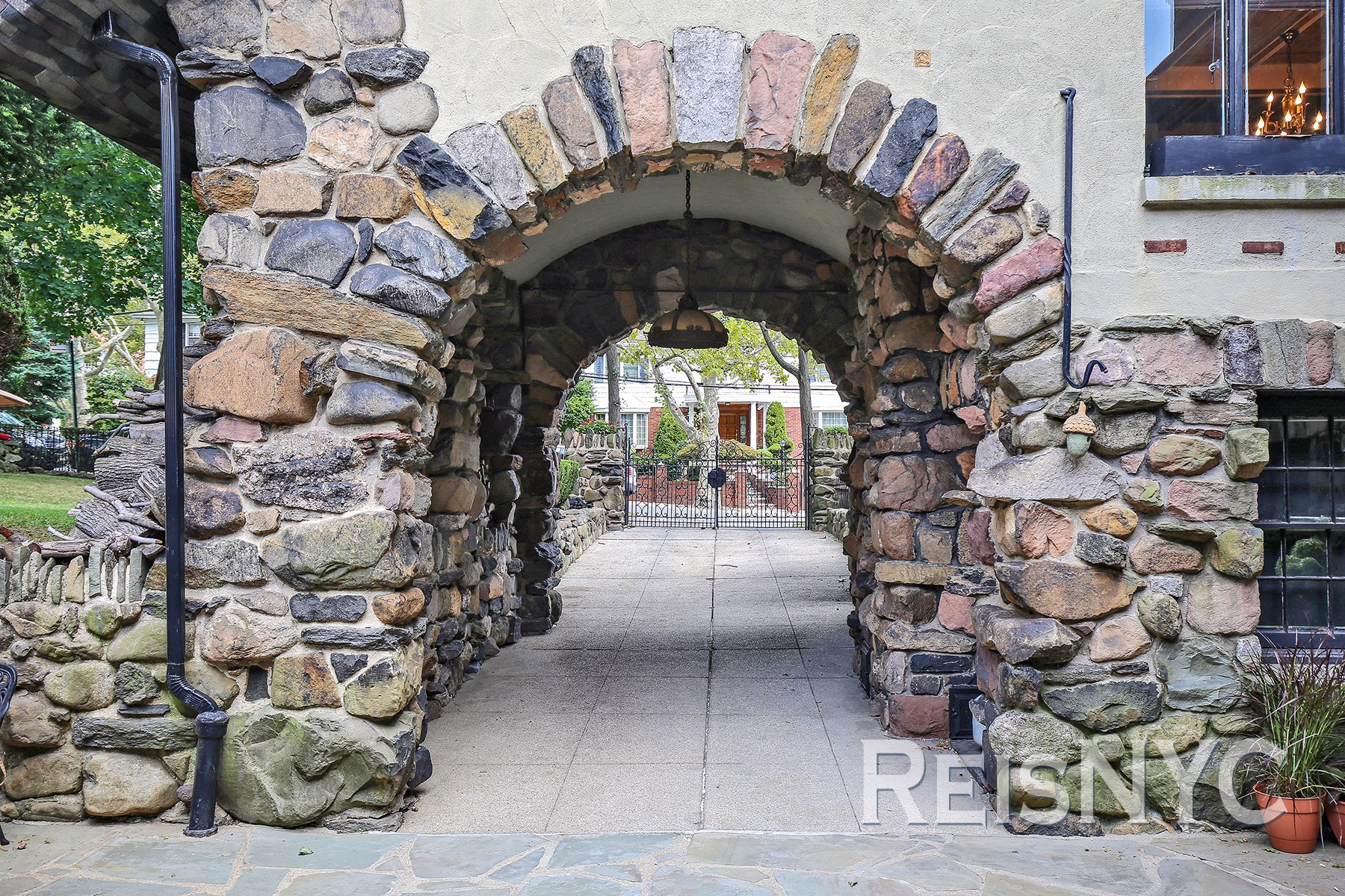 "The Gingerbread House," a Bay Ridge fairy tale mansion, is back on the ...