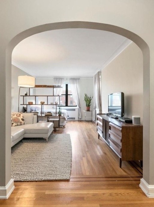 An Astoria studio co-op that feels rather roomy—for well under $400,000