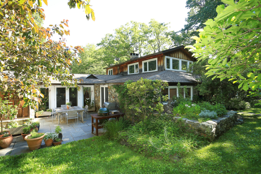 This Cold Spring house offers out-of-the-city bliss for the summer ...