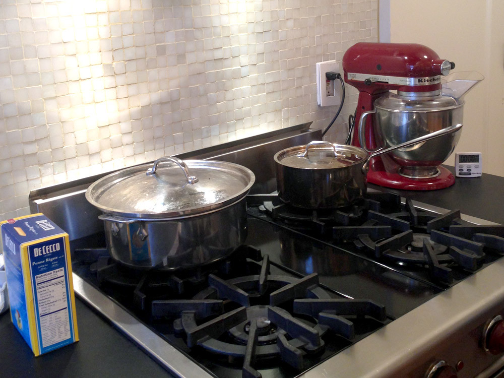 Ask an Expert: Why do I always smell what my downstairs neighbor is ...